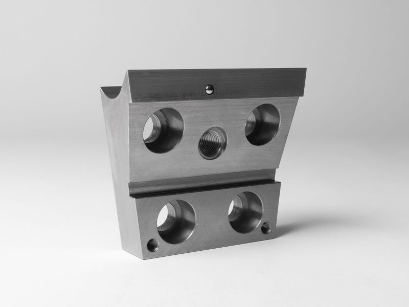 Cutter compactor knife holders